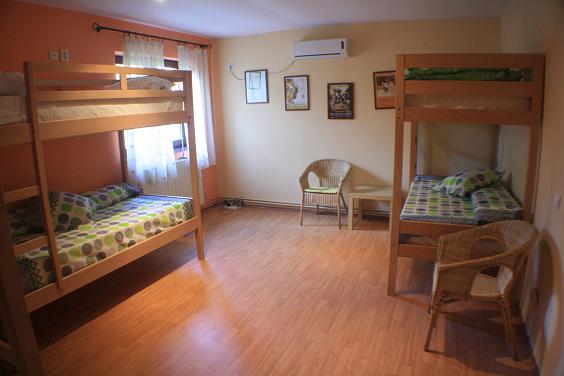 Hostel Peaches Bucharest Romania with Hostels247.com